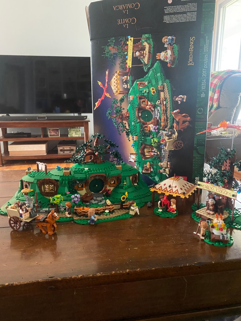 The LEGO Shire Set Is a Fun Build With Some Annoying Flaws – Broad ...